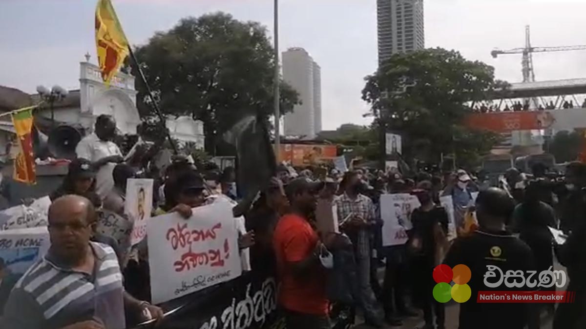 fort-protest.jpg