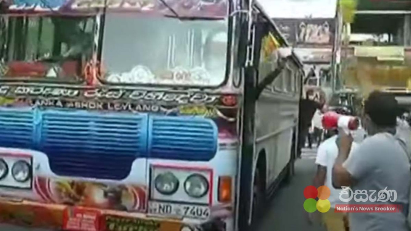 hanwella-bus.jpg